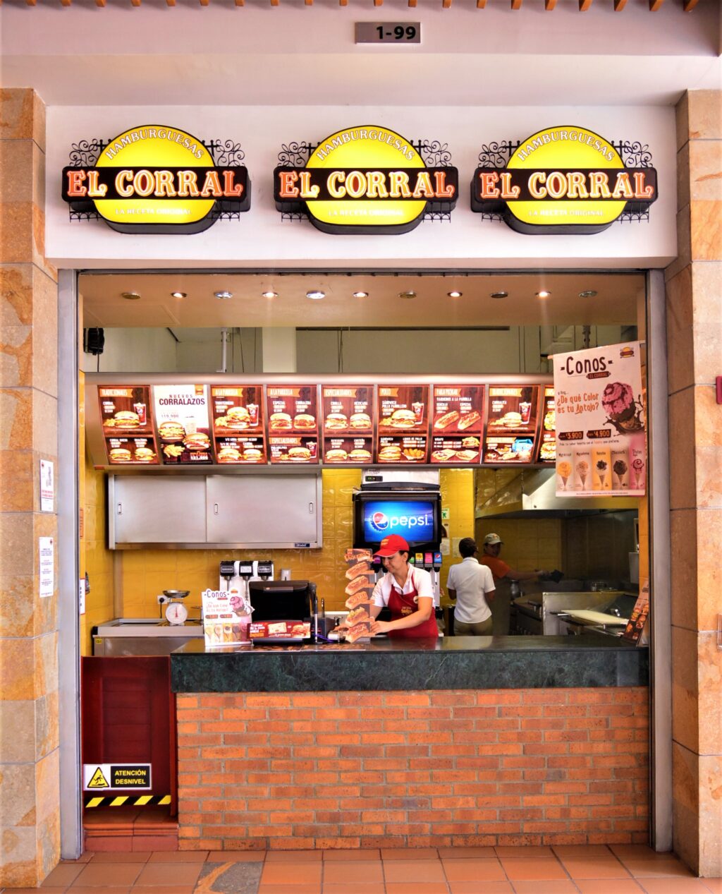 EL CORRAL, 13 AÑOS DE SABOR INCLUSIVO - Lado B