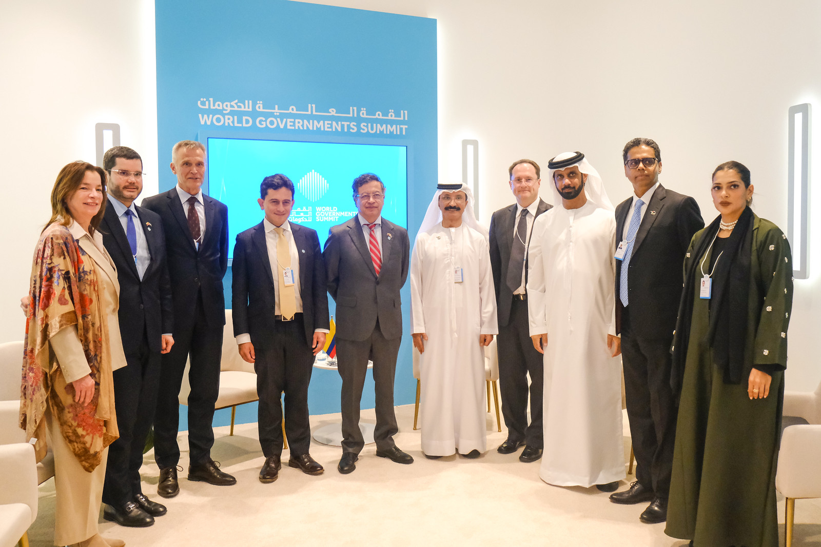 Petro en Dubái: Encuentro con el Sultán Ahmed bin Sulayem y agenda sobre energías limpias - Lado B